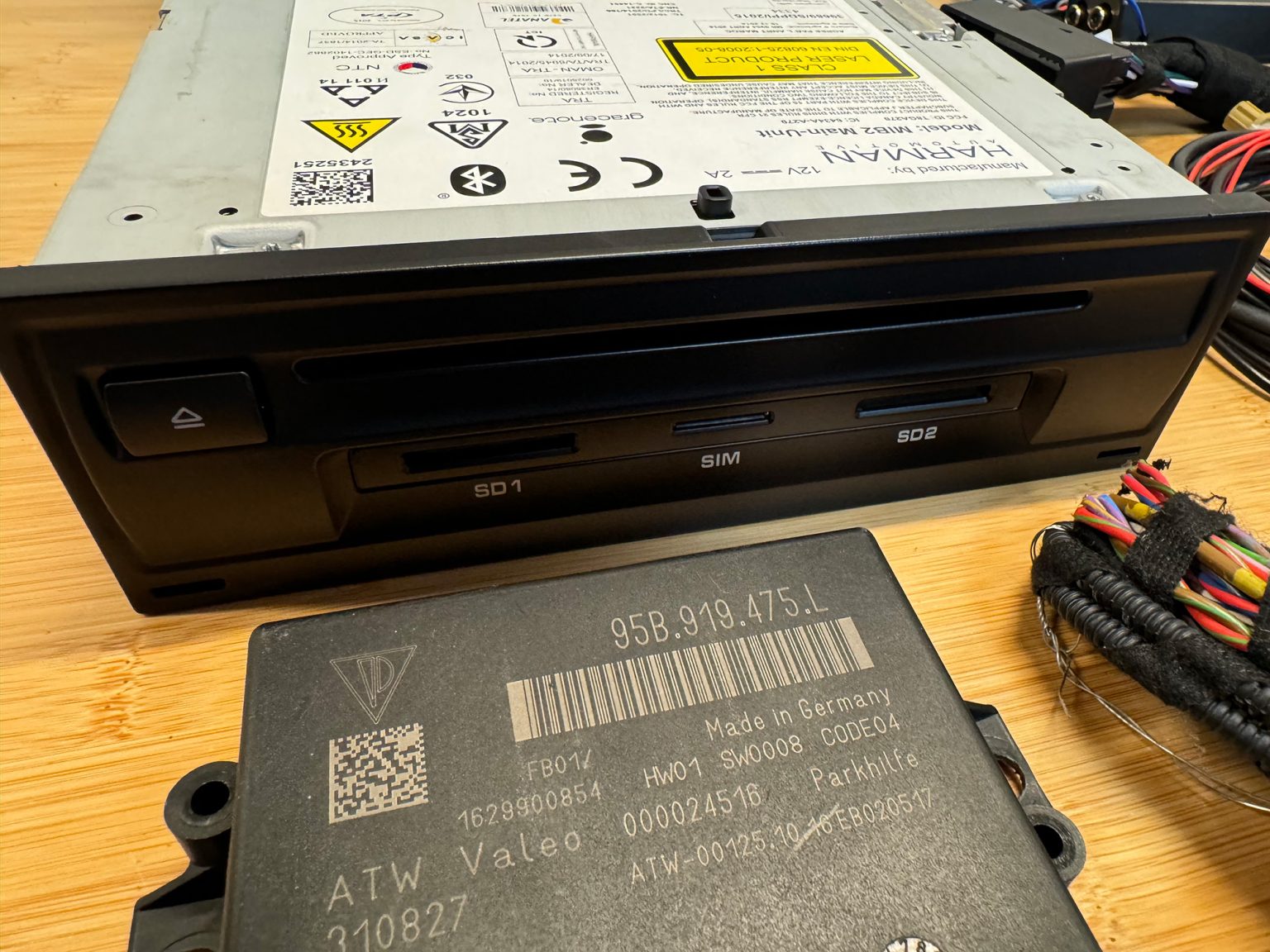 Retrofitting PCM 4 and CarPlay in a 95B.1 Porsche Macan