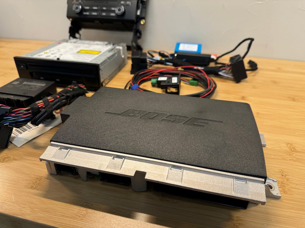 Retrofitting PCM 4 and CarPlay in a 95B.1 Porsche Macan